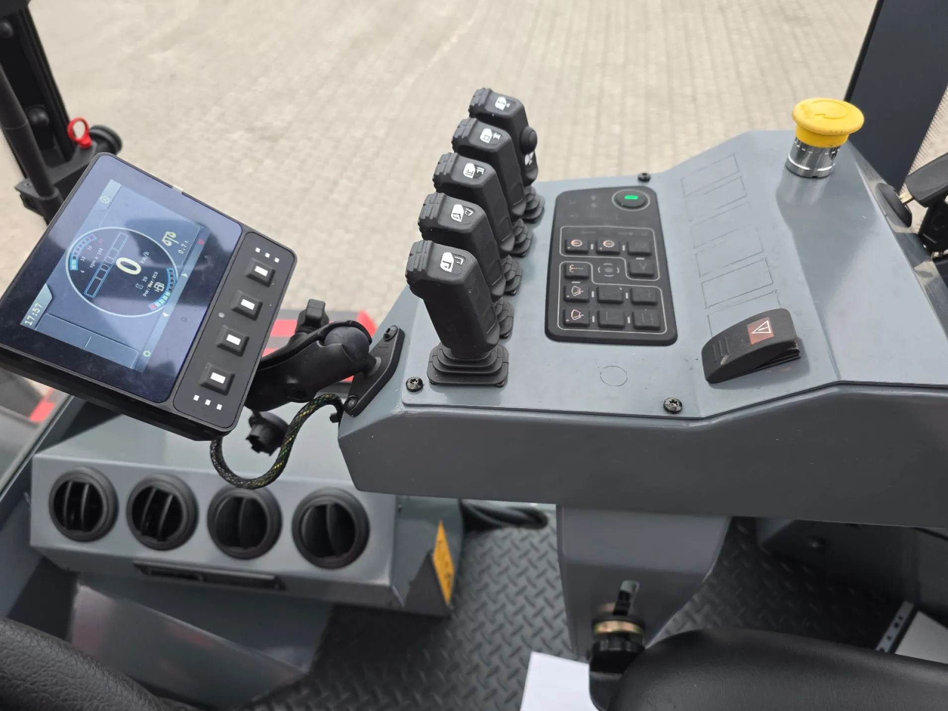 Kalmar - DCG160-12T